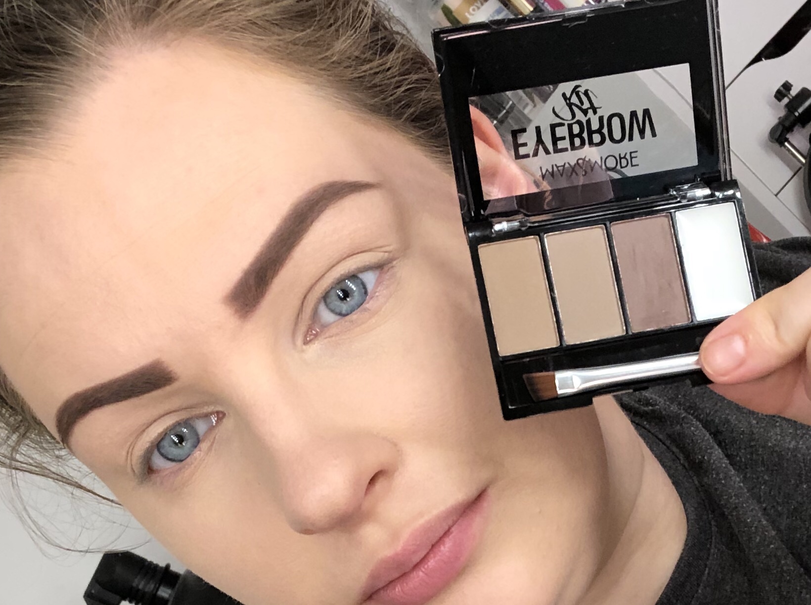 REVIEW | Max & More ‘Eyebrow Pencil’, ‘Eyebrowgel’ & ‘Eyebrow Kit’
