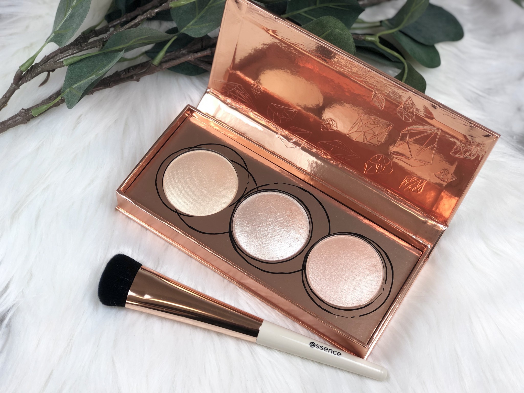 REVIEW | Essence ‘Glow My Mind’ Baked Highlighter Palette & Highlighter ...
